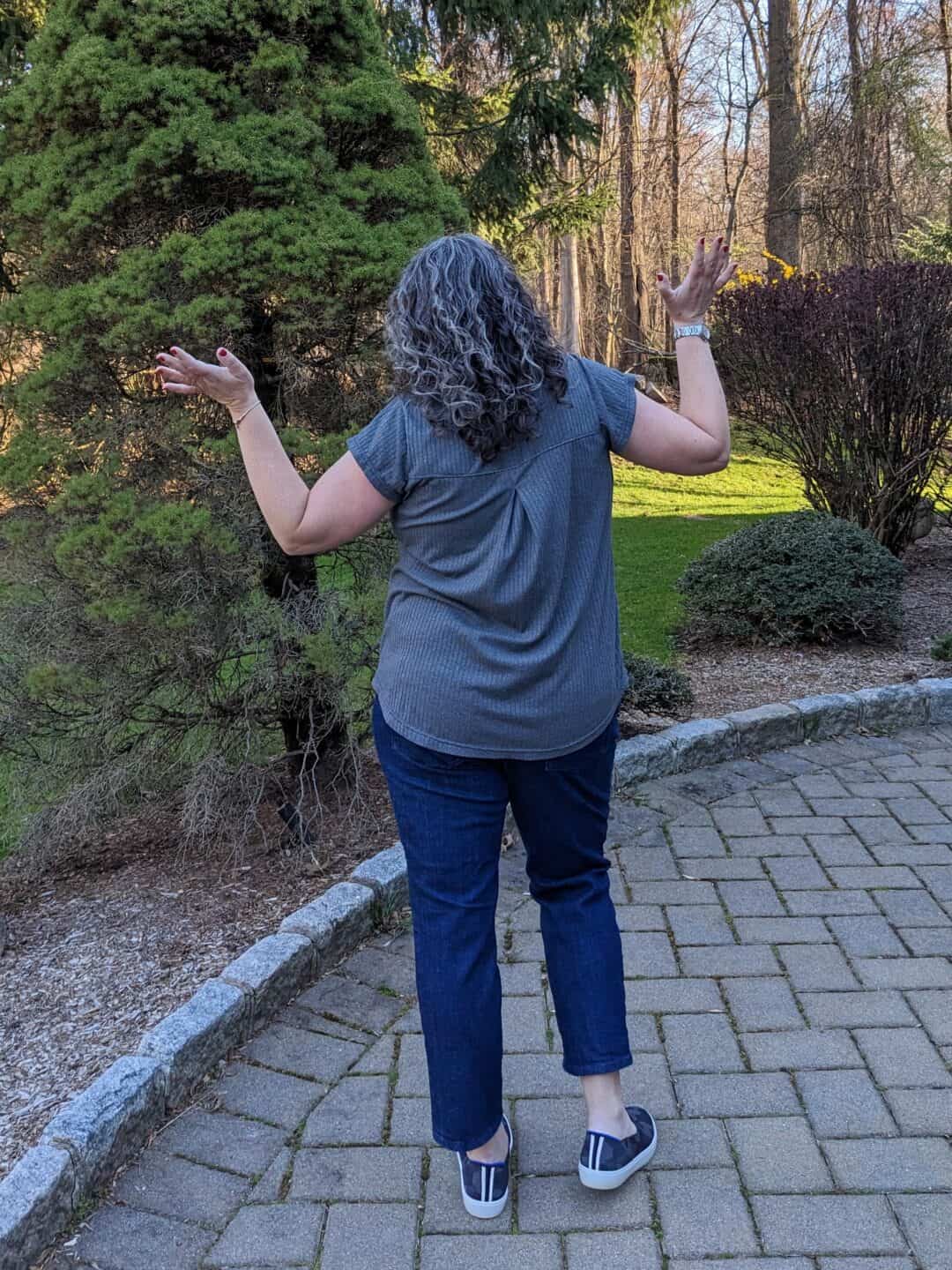 How to sew the (woven) Rhapsody Blouse in a knit fabric - Love Notions ...